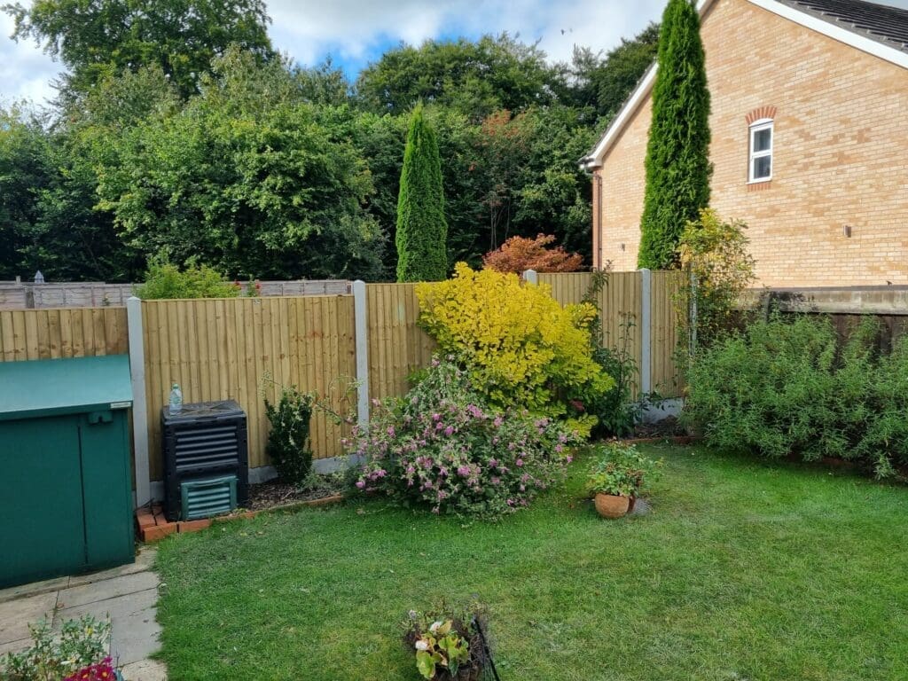 Featheredge fencing and gate - Care Fencing company Leeds